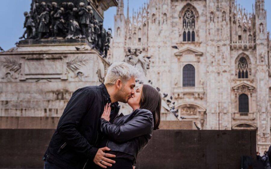 Milan: Private Professional Photoshoot at the Duomo