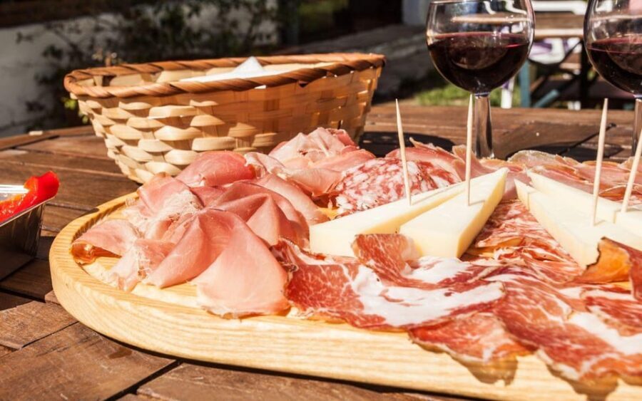 Modena: Walking Food Tour and Highlights with a Local Guide