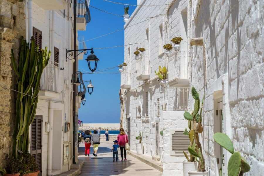 Monopoli: Walking Street Food Tour