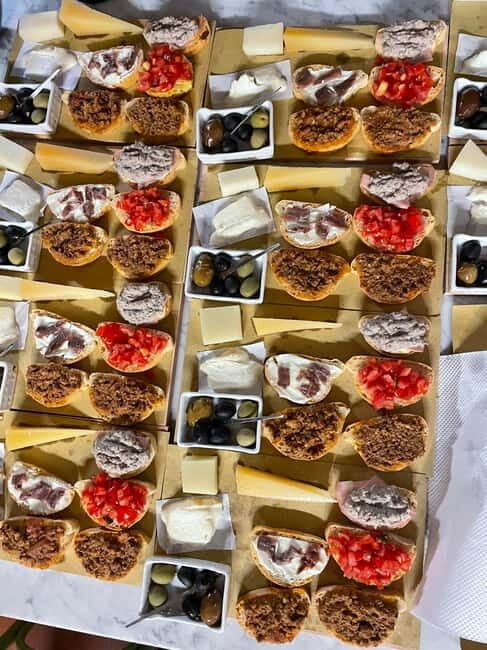Montecatini Terme: Aperitifs with local wine and oil tasting