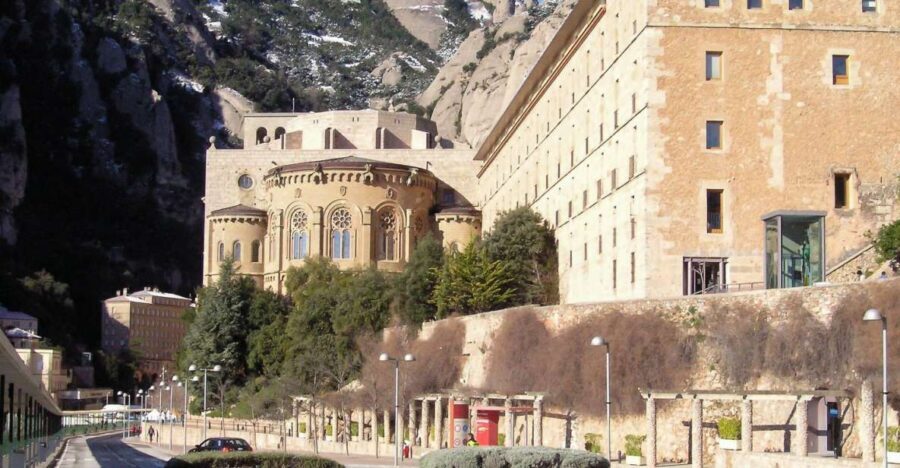 Montserrat: 6-Hour Tour with a Choice of 3 Levels of Hiking