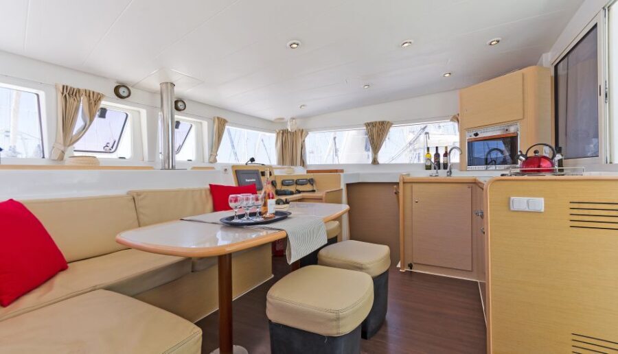 Mykonos: Full-Day Catamaran Cruise with Fresh Lunch