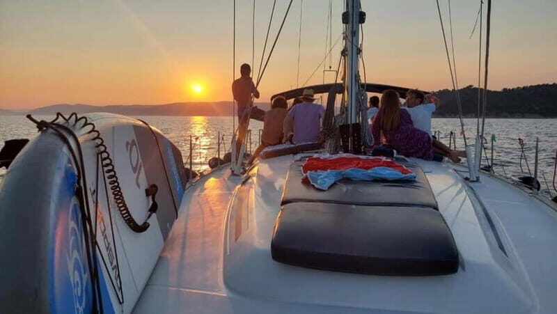 Mykonos: South Beaches Sailing Tour with Lunch and Transfers