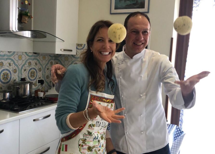 Naples: Fresh Pasta Cooking Class and Dinner with a Local
