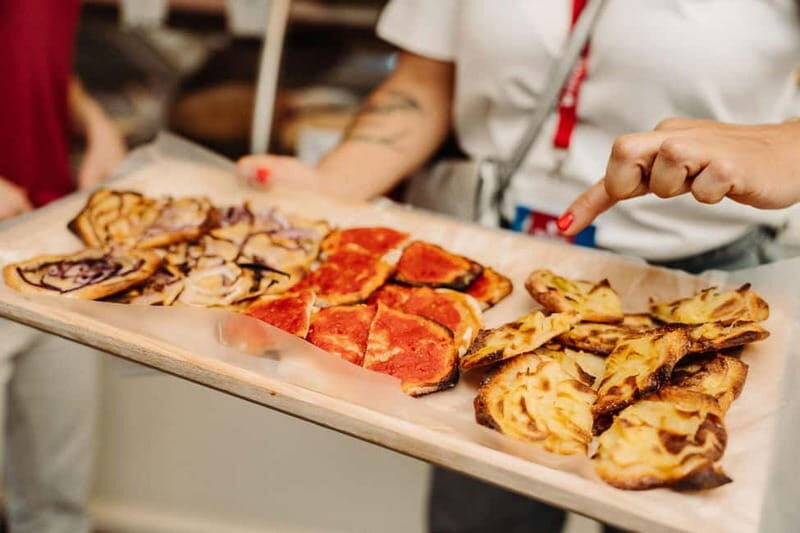 Naples: Pasta, Wine & Authentic Food Tour