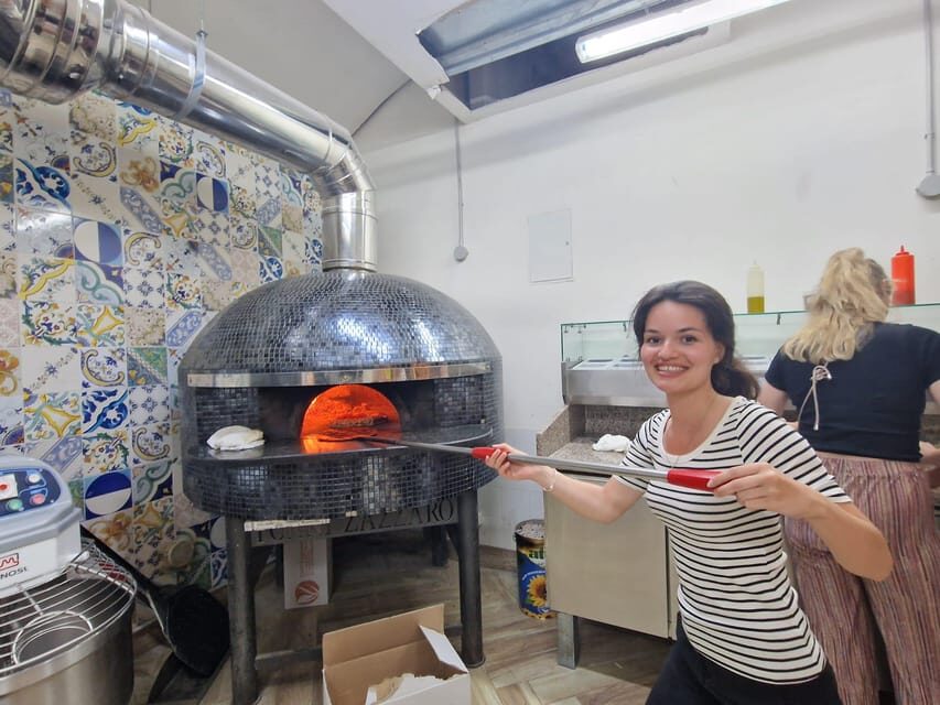 Naples: Pizza Making Class with Local Pizzaiolo