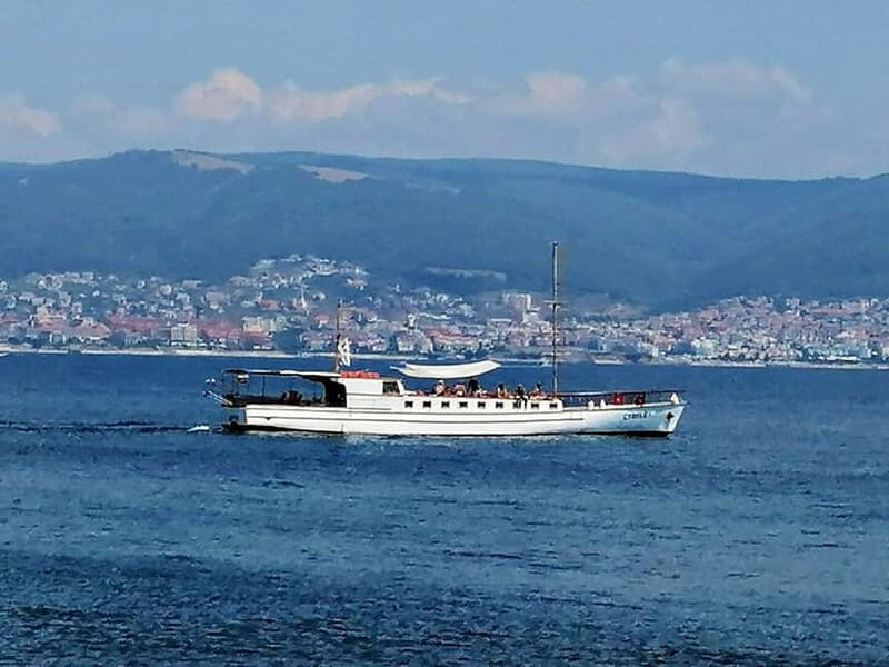 Nessebar: 4-Hour Boat Tour incl. Fishing, Lunch & Drinks - Why This Tour Works