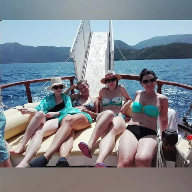 Nydri: Relaxing Daily Cruise With Lunch and Drinks