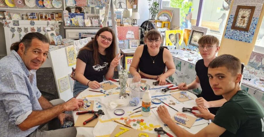 Olhão: Art Mosaic 2 hours Workshop by MosaicOlhão