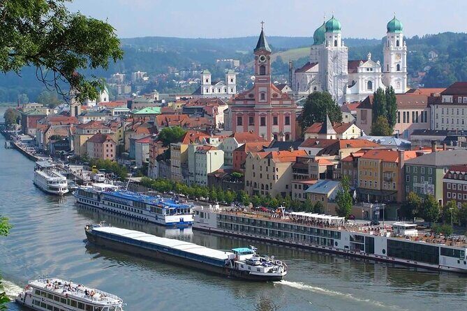 One way private transfer from Passau to Prague
