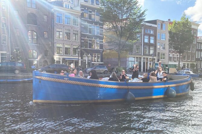 Open Dutch Boat! Silent electric drive. Nice cosy boat ride...