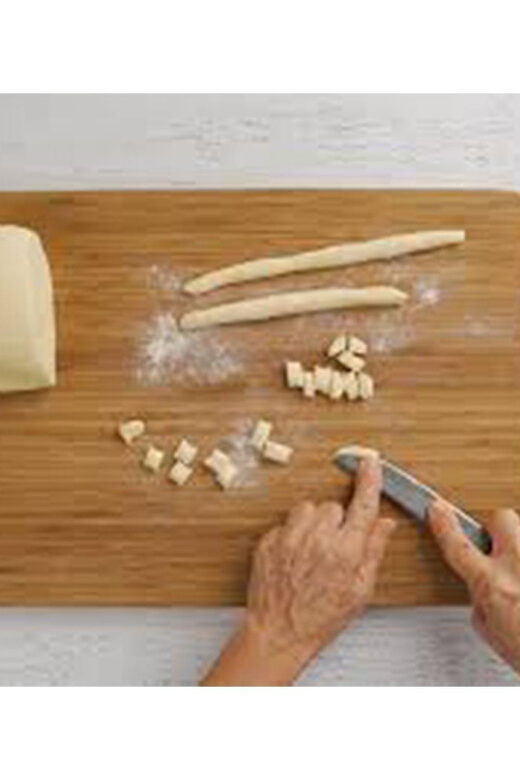 Orecchiette workshop, made strictly by hand