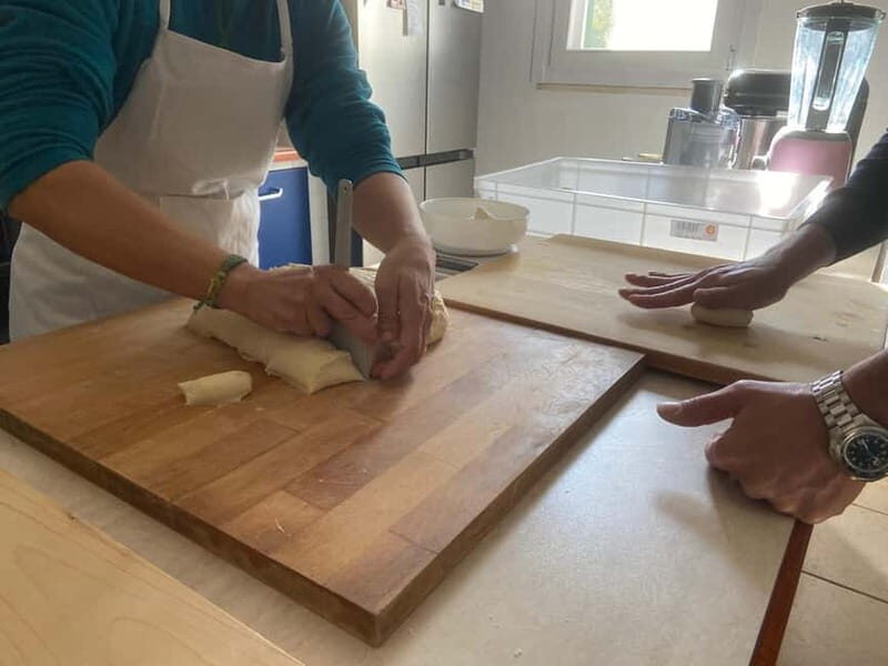 Ostuni: cooking class for fried panzerotti and puccitedde