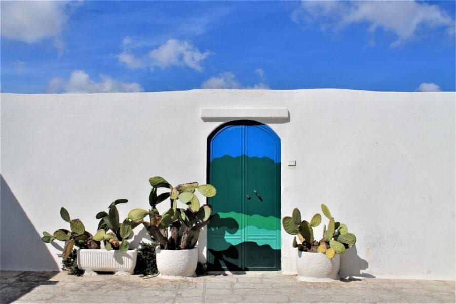 Ostuni: E-Bike Tour with a Glass of Wine & Bruschetta