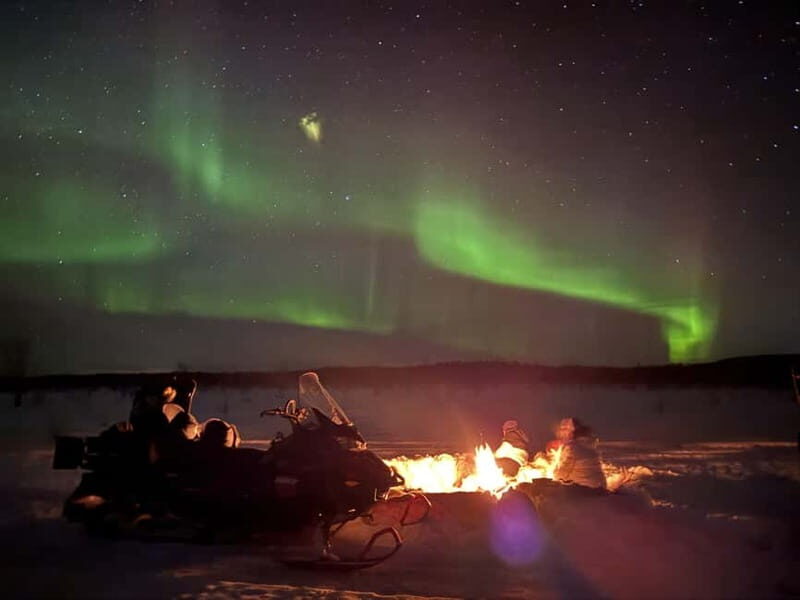 Överkalix: Snowmobile Night Tour with Northern Lights