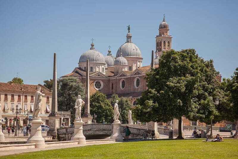 Padua: Express Walk with a Local in 60 minutes