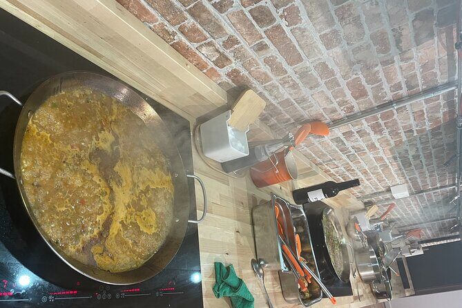 Paella Cooking Class (with Basque Sangria) in Bilbao