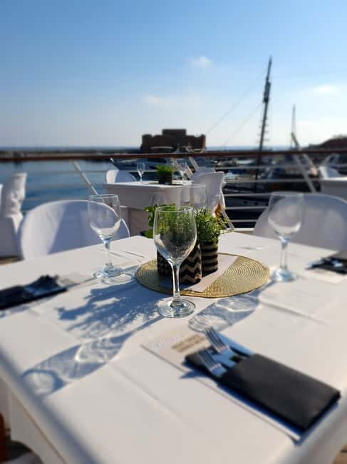 Paphos: Wave Dancer Fireworks, Buffet Dinner & Show Cruise
