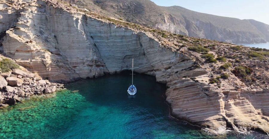 Paros Antiparos: Full-Day Boat Tour with Lunch & Drinks