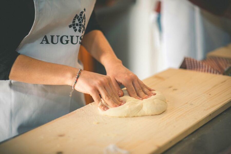 Partinico: Pizza-Making Class on an Organic Farm with Wine