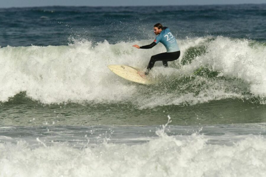 Peniche:Surf lessons Beginners ,Intermediate, advance level