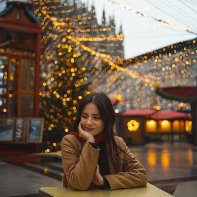Photo shoot at the Cologne Christmas market with a local photographer