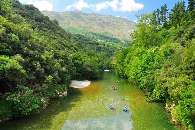 Picos de Europa: Descent of the Cares River by canoe, with guide
