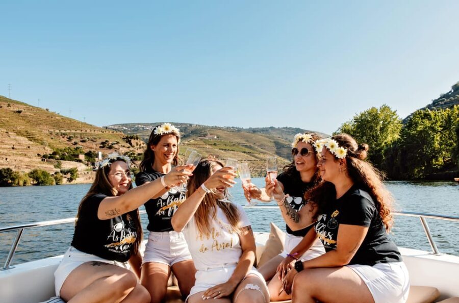 Pinhão: 1 Hour SUNSET Cruise with Sparkling Wine