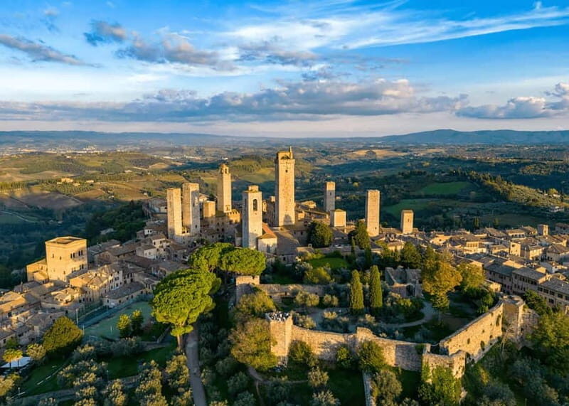 Pisas Leaning Tower, San Gimignano & Siena Full-Day Tour