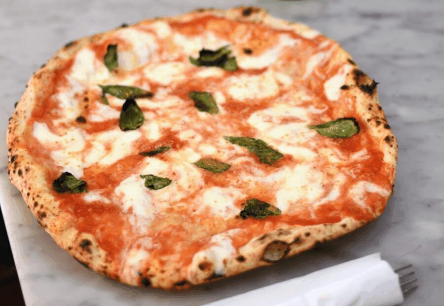 Pizza Making Class in Pompei!