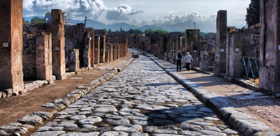 Pompeii 2H Private Guided Tour with Optional Tickets