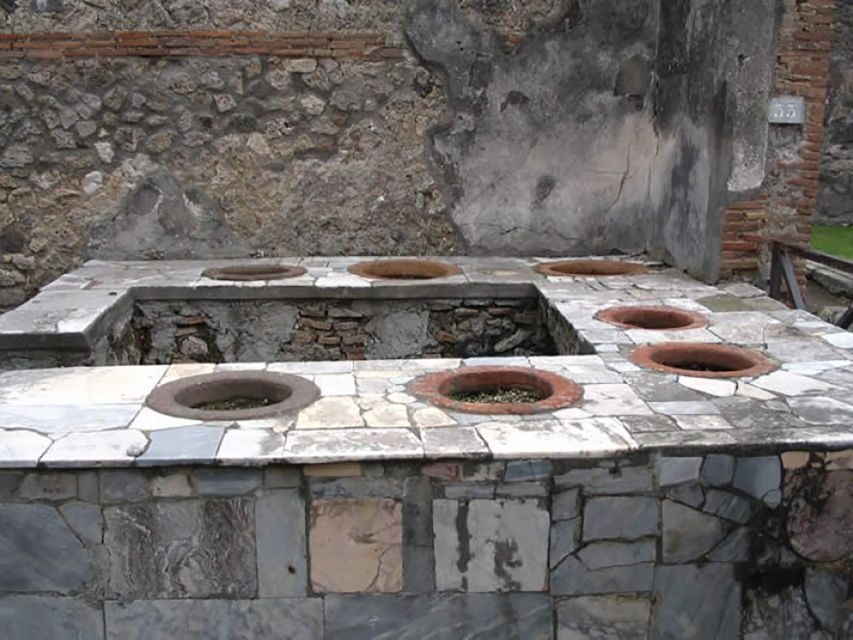 Pompeii and Mt Vesuvius: Full-Day Private Tour