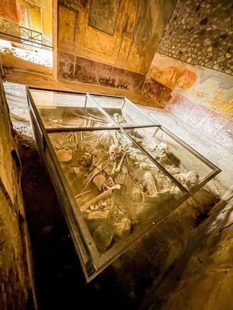 Pompeii in 2h and 30mnt: walk with local guide