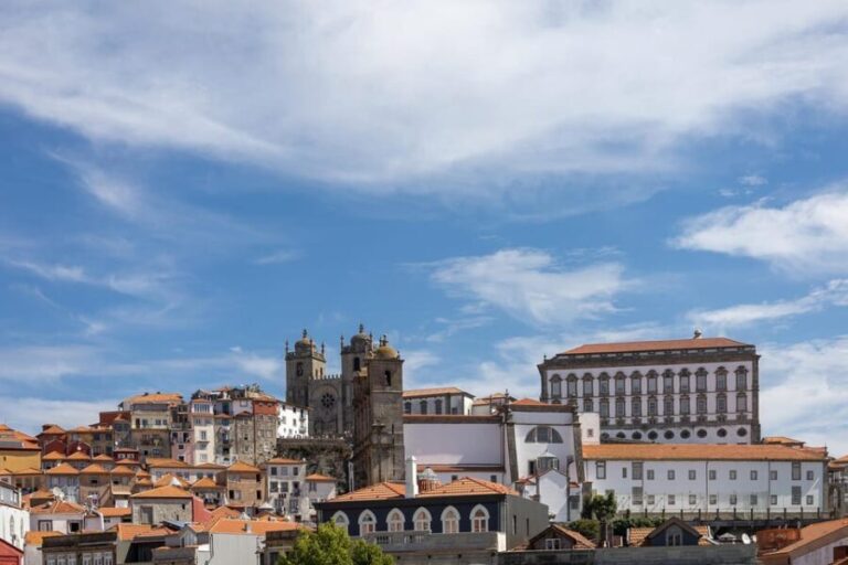 Port: Photo sessions in the city of Porto for groups or individuals. - Who Will Love This Experience?