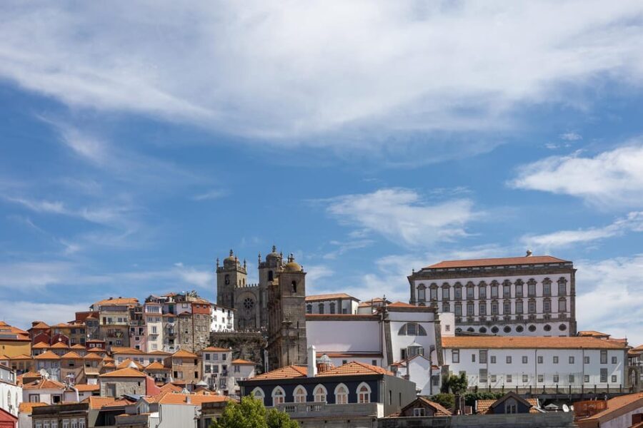 Port: Photo sessions in the city of Porto for groups or individuals. - Who Will Love This Experience?