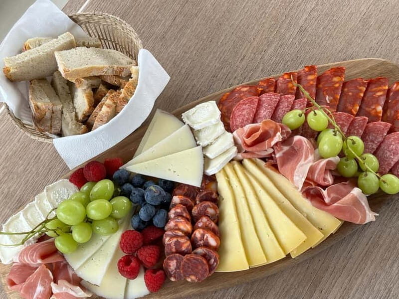 Porto: Private Yacht Cruise with Local Wines & Snacks