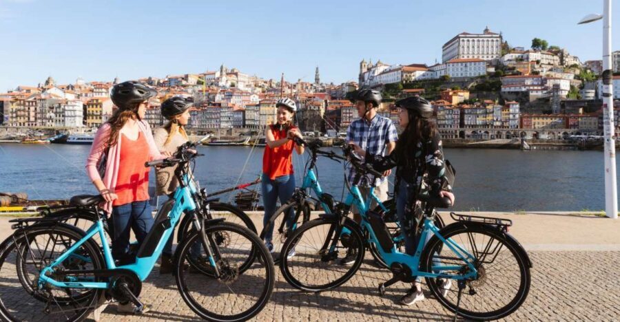 Porto: Riverside Panoramic E-Bike Tour