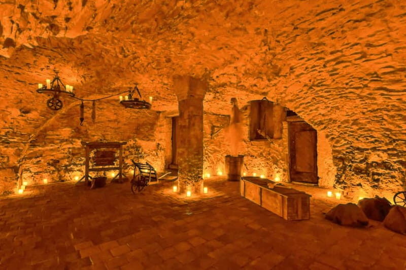 Prague: Oldtown, Medieval Underground & Dungeon History Tour