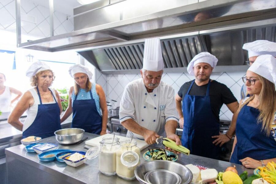 Praiano: Cooking Class with Dinner Overlooking the Sea