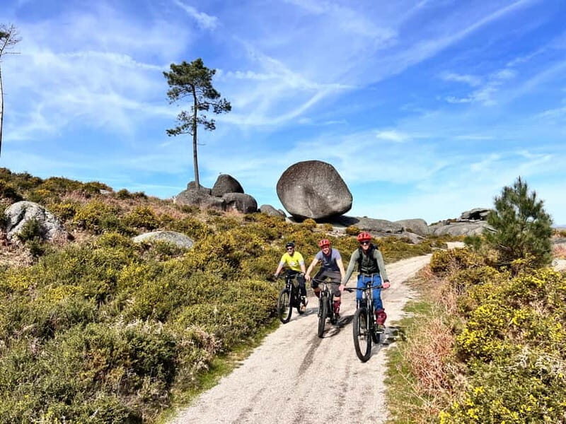 Premium e-MTB Tour in Geres with typical lunch
