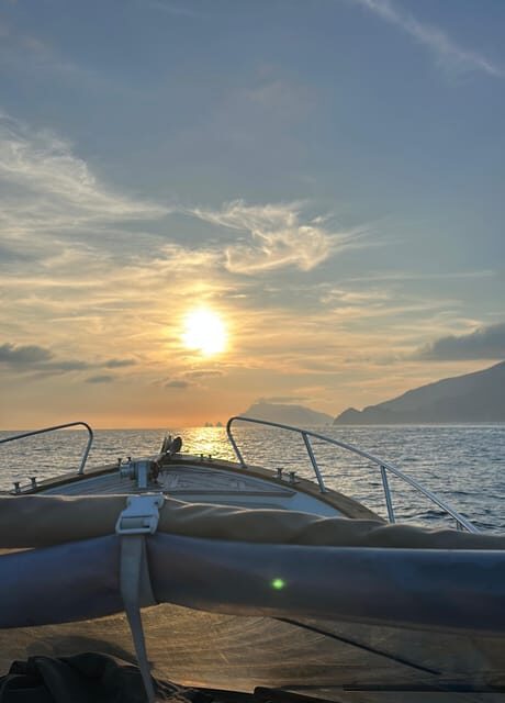 Private 2-Hour Boat Tour Along the Sorrento Coast