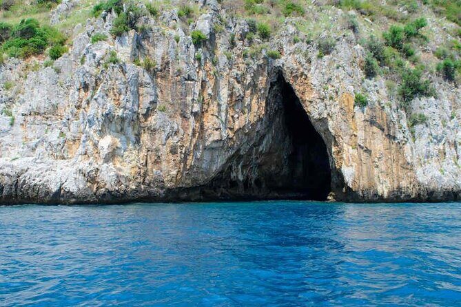 Private Boat Tour  2 Hours of Wonder on Capri