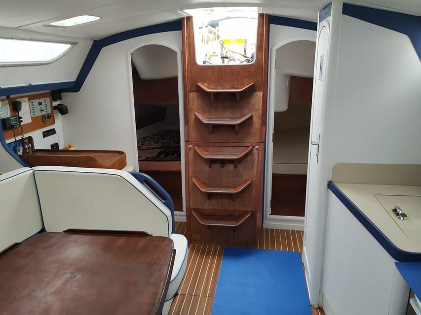 Private charter on sailboat - coastal trip with snorkeling in the bay