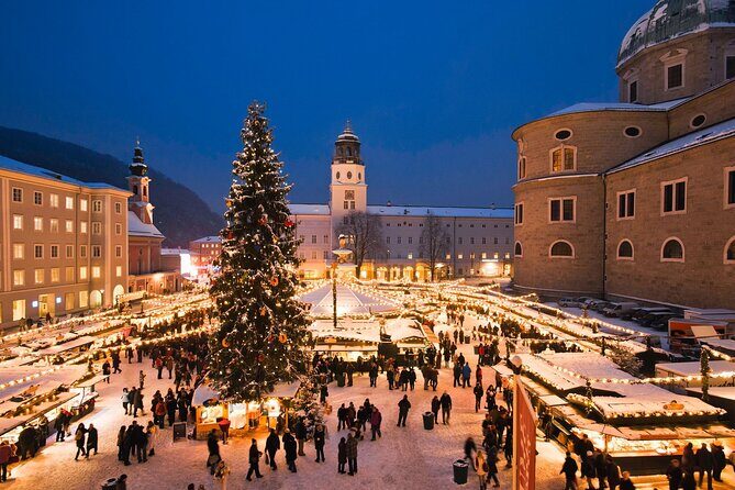 Private Christmas Time Tour from Vienna to Hallstatt and Salzburg Market