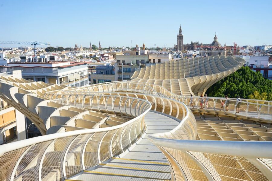 Private Guided Walking Tour in Seville (1h tapas tour)