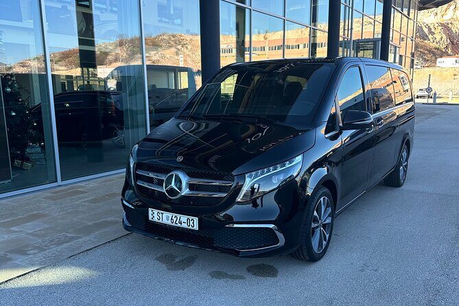 Private transfer from Split airport to Split, 1-7 person