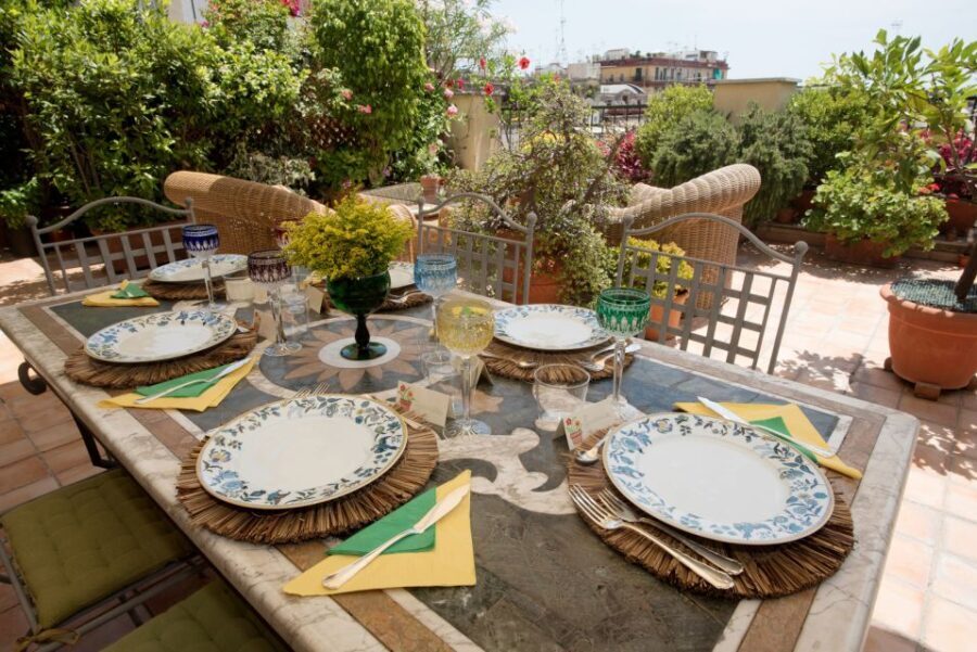 Procida: Food Tasting Experience & Wine at a Local's Home