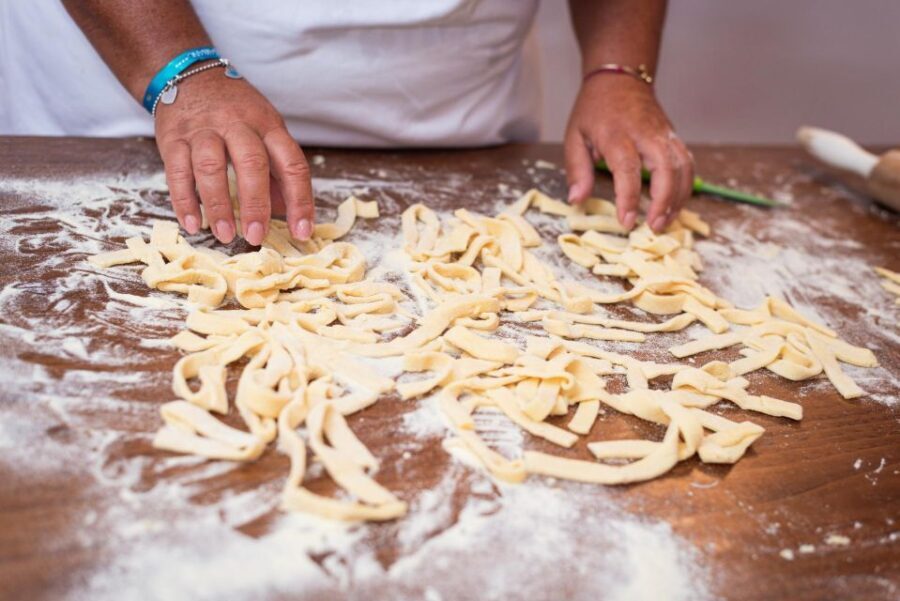 Ravenna: Pasta & Tiramisu Cooking Class at a Local's Home