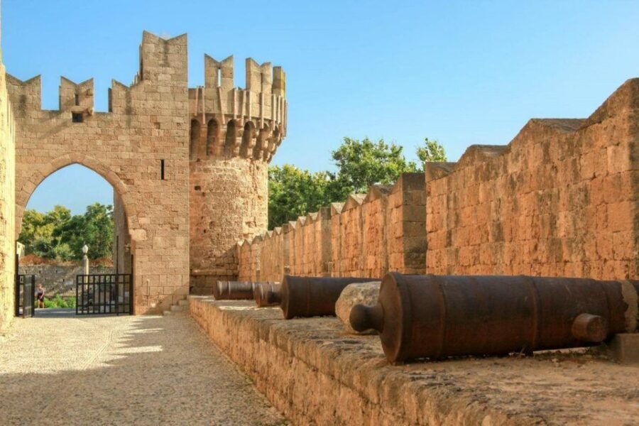 Rhodes: Guided Rhodes City By Night with Live Music & Dinner