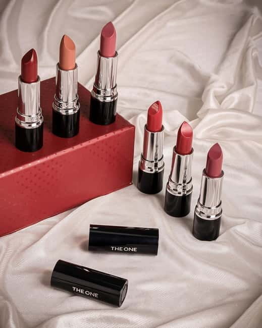 Riga Lipstick Masterclass & Wine